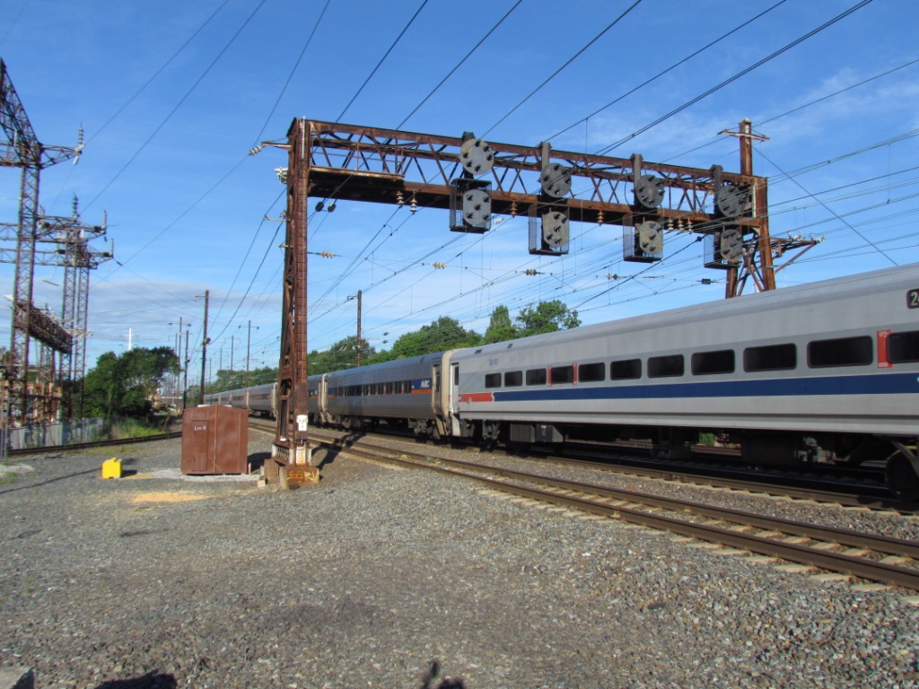 MARC, NJT, and AMTRAK running on SEPTA in Philly