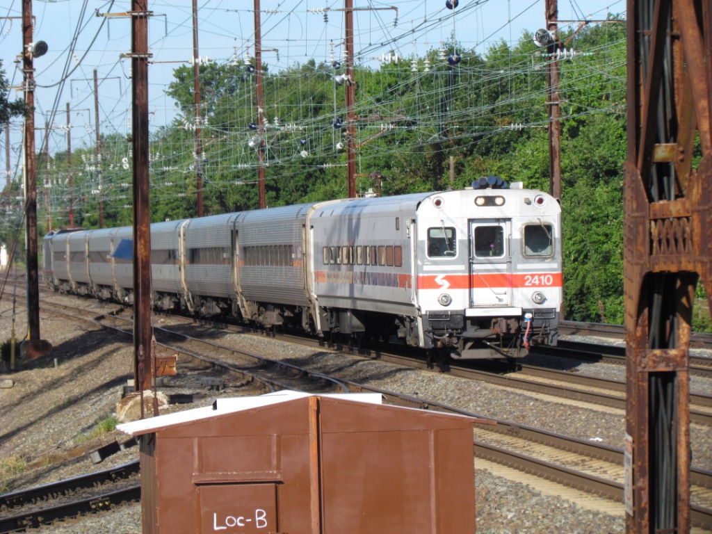MARC, NJT, and AMTRAK running on SEPTA in Philly