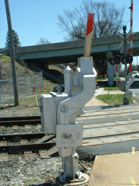 Pedestrian Crossing Gates - Railroad Signals of the US