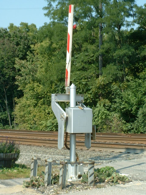 Pedestrian Crossing Gates - Railroad Signals of the US